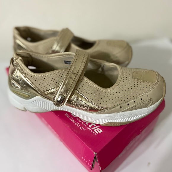 cheeks fit body | Shoes | Cheeks Body Incline Gold Sneakers Velcro Fit ...